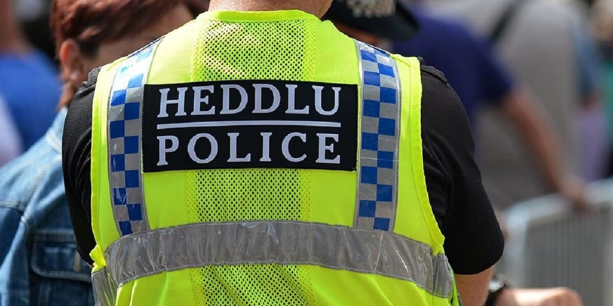 Dyn wedi ei arestio yn dilyn marwolaeth dynes yng Ngwalchmai, Môn ... Dyn wedi ei arestio yn dilyn marwolaeth dynes yng Ngwalchmai, Môn ...